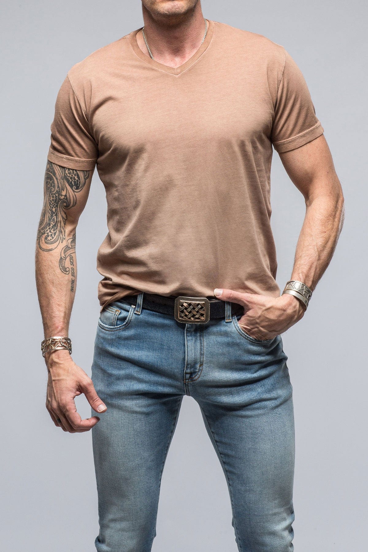 Georg Roth Siena Cotton V Neck In Coffee – AXEL'S