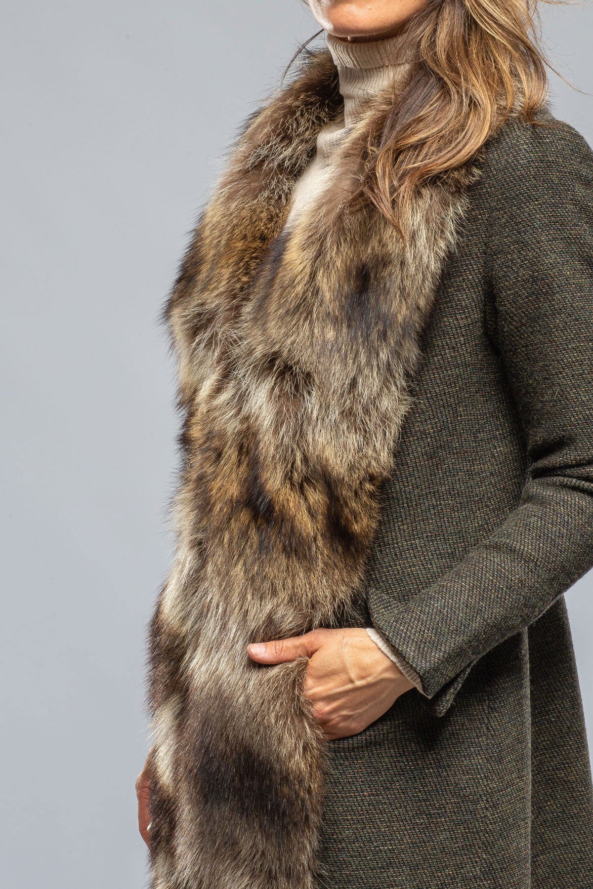 T.Ba St. Petersburg Long Fur Trimmed Coat In Tweed – AXEL'S T.Ba St. Petersburg Long Fur Trimmed Coat In Tweed – AXEL'S