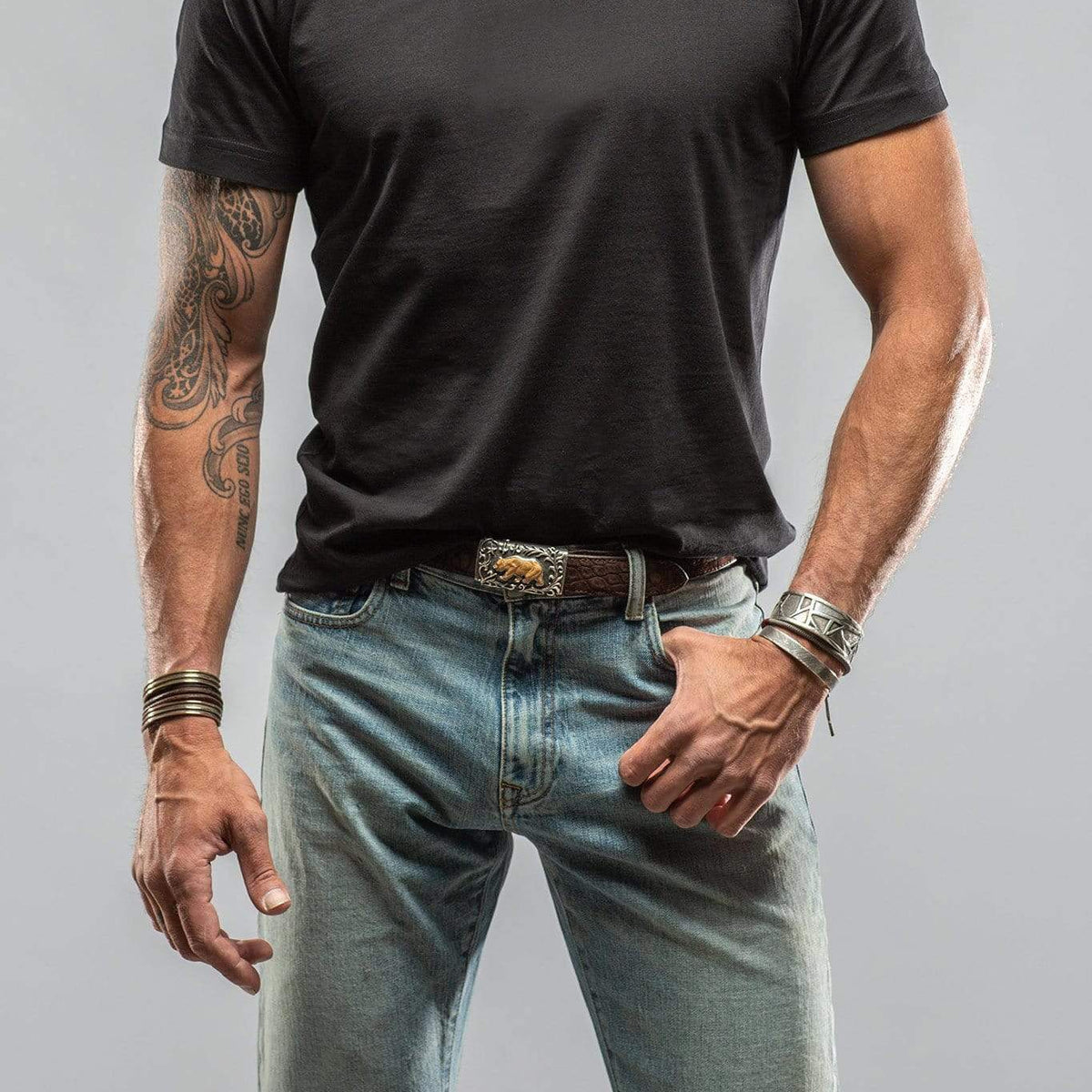 Gerog Roth GR Cotton V Neck Tee In Black – AXEL'S